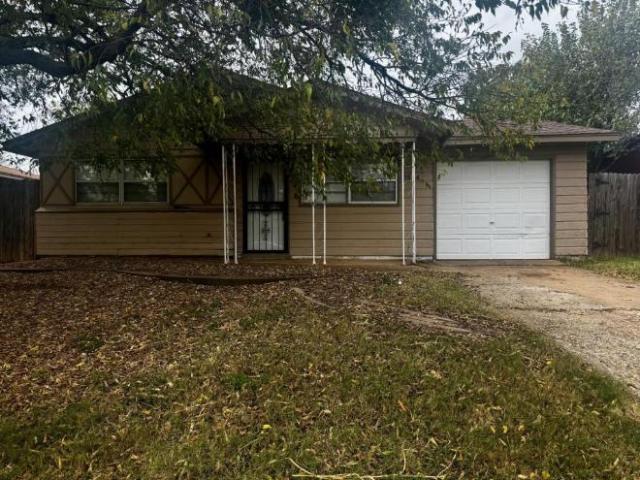 3 Br, 2 bath, Single Family Home 1504 Red Fox Rd