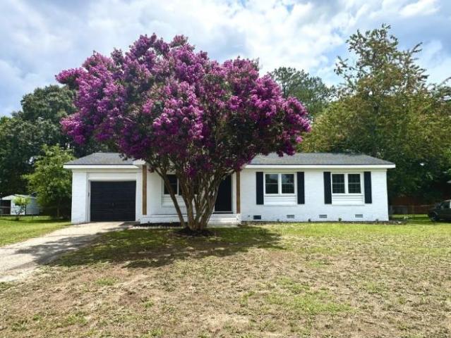 3 Br, 2 bath, Single Family Home 1609 Grandview Dr