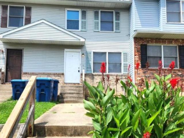 3 Br, 2 bath, Single Family Home 162 E Village Rd
