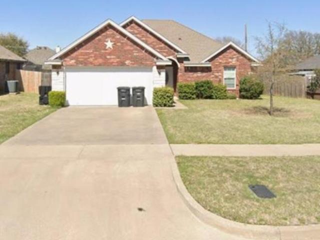 3 Br, 2 bath, Single Family Home 1722 Shawnee Dr