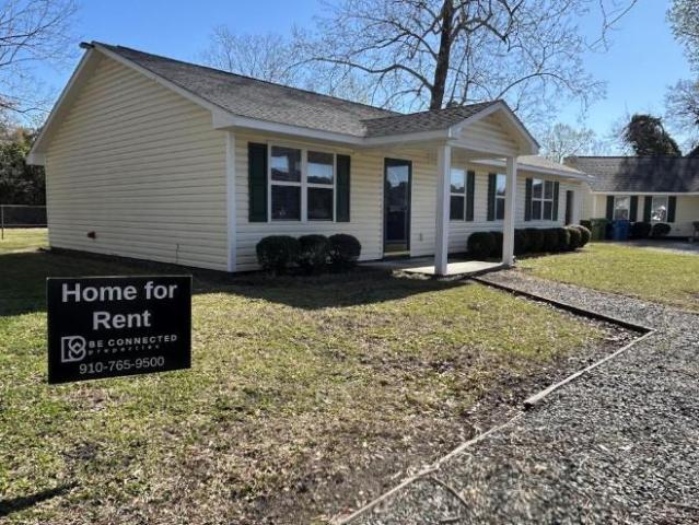 3 Br, 2 bath, Single Family Home 200 Henry St