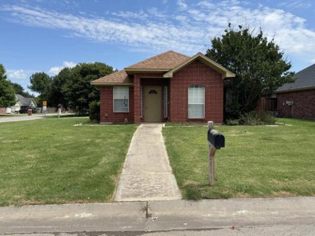 3 Br, 2 bath, Single Family Home 2029 Laney Dr