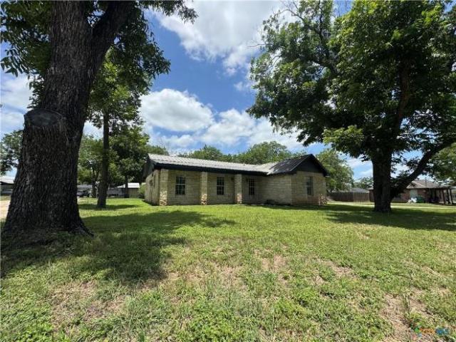 3 Br, 2 bath, Single Family Home 203 8th St