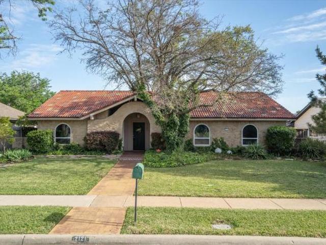 3 Br, 2 bath, Single Family Home 2121 Sunrise Trail