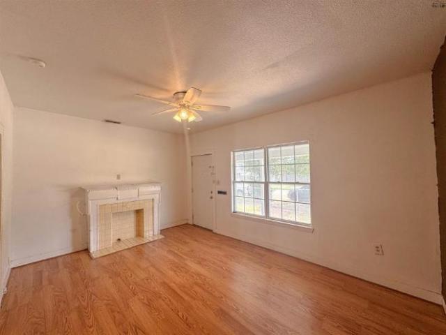 3 Br, 2 bath, Single Family Home 2412 Buchanan St
