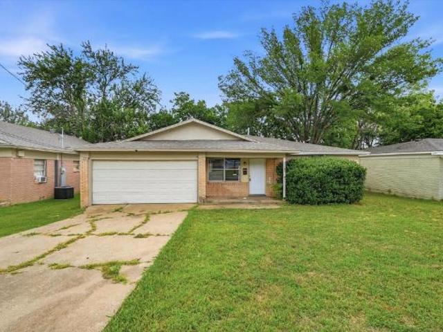 3 Br, 2 bath, Single Family Home 2521 Hickory St
