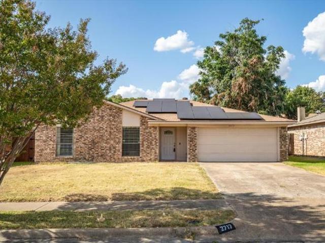 3 Br, 2 bath, Single Family Home 2717 W Oakdale Rd