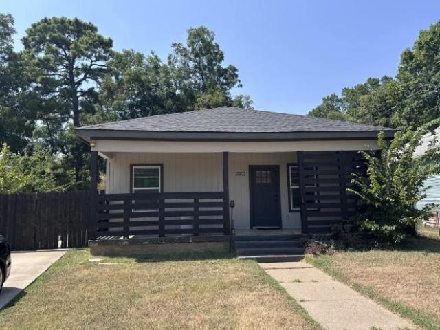 3 Br, 2 bath, Single Family Home 2903 Carpenter Ave
