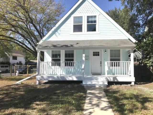 3 Br, 2 bath, Single Family Home 2924 E 13th St