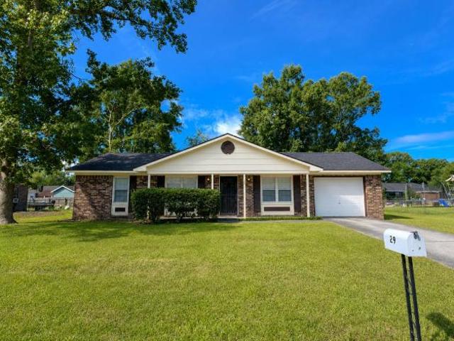 3 Br, 2 bath, Single Family Home 29 Crystal Springs Dr