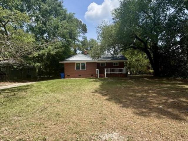 3 Br, 2 bath, Single Family Home 330 Richmond Dr