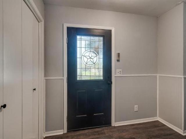 3 Br, 2 bath, Single Family Home 3510 Kent Ln
