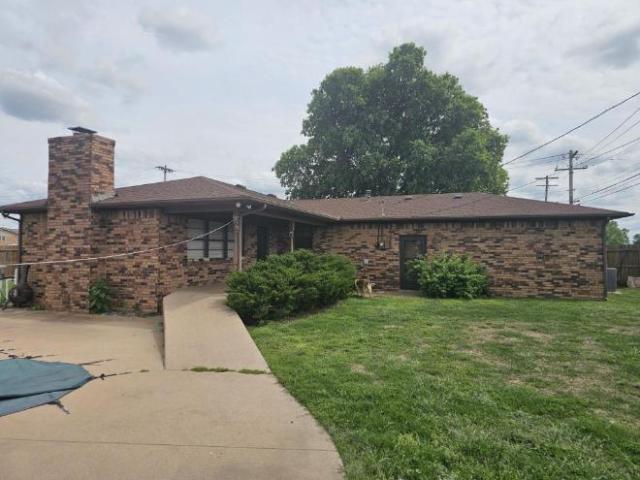 3 Br, 2 bath, Single Family Home 407 W Grant