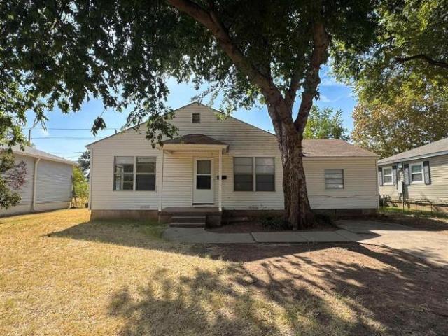 3 Br, 2 bath, Single Family Home 4328 Featherston Ave