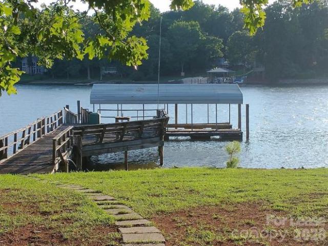 3 Br, 2 bath, Single Family Home 447 Kemp Rd