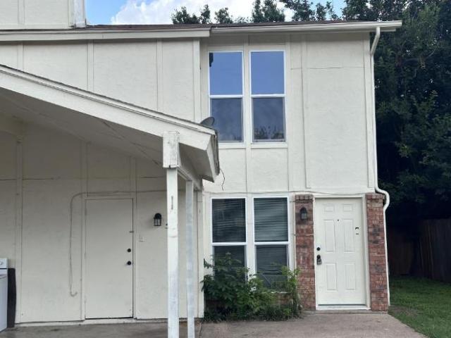 3 Br, 2 bath, Single Family Home 514 E Norwood Cir