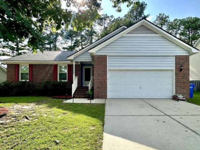 3 Br, 2 bath, Single Family Home 5613 Kingstree Dr