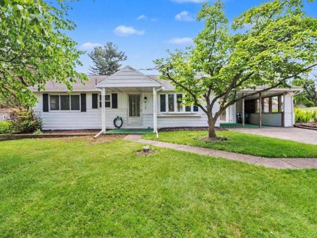 3 Br, 2 bath, Single Family Home 6101 Blue Valley Ave