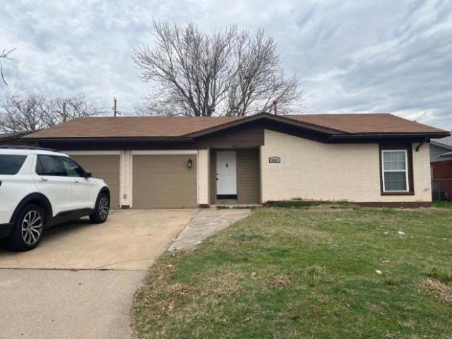 3 Br, 2 bath, Single Family Home 6441 Nw Compass Dr