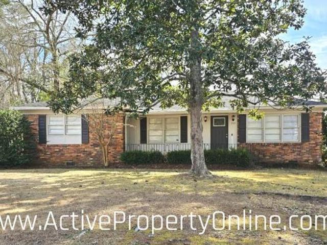 3 Br, 2 bath, Single Family 777 Windsor Rd