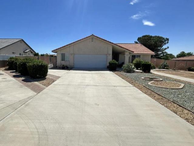 3 Br, 2 bath, Single Family Home 7728 Paisley Ave
