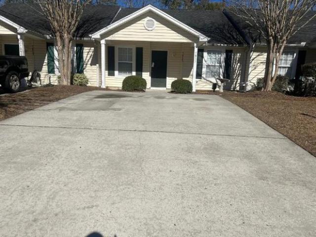 3 Br, 2 bath, Single Family Home 7955 Vermont Rd