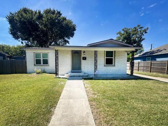 3 Br, 2 bath, Single Family Home 909 Dupont St