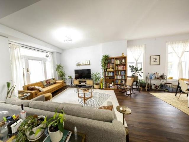 3 Br, 2 bath, Single Family Home 930 N Richmond St