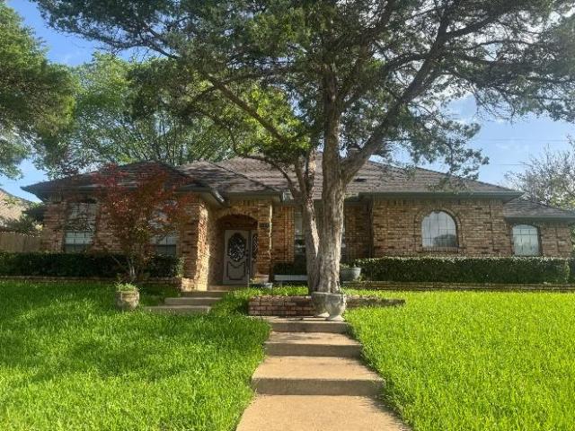 3 Br, 2 bath, Single Family 1401 Covington Dr
