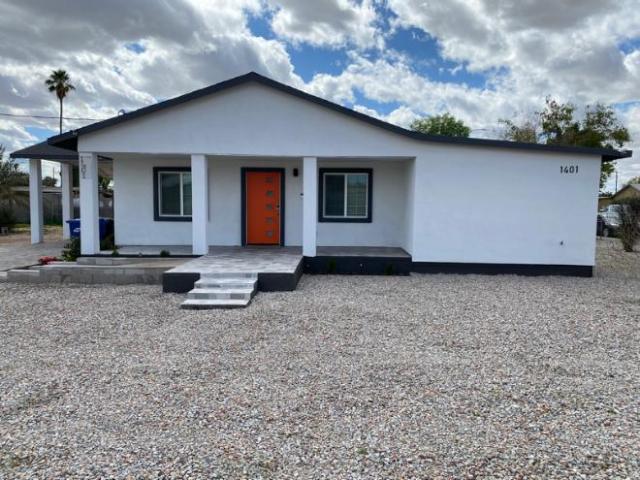3 Br, 2 bath, Single Family 1401 S 112th Dr