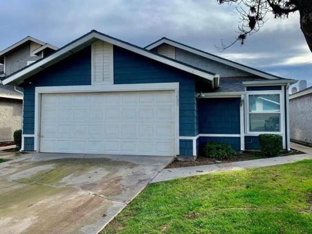 3 Br, 2 bath, Single Family 1403 E Sunnyview Ave