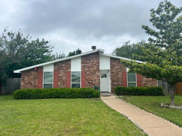 3 Br, 2 bath, Single Family 1405 Meandering Way