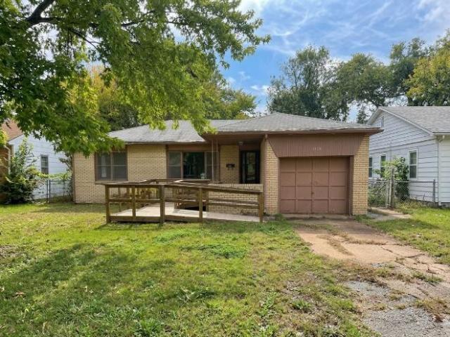 3 Br, 2 bath, Single Family 1406 NW Irwin Ave