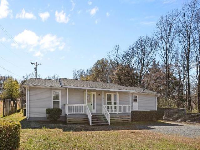 3 Br, 2 bath, Single Family 1406 Pleasant Plains Rd
