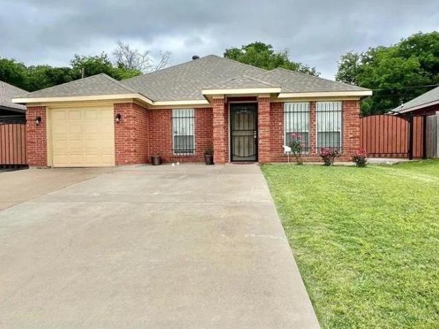 3 Br, 2 bath, Single Family 1408 California Parkway N