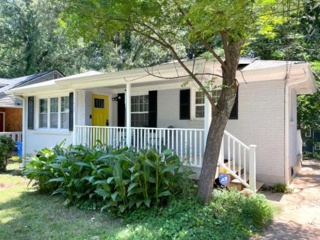 3 Br, 2 bath, Single Family 1408 Lockwood Drive SW