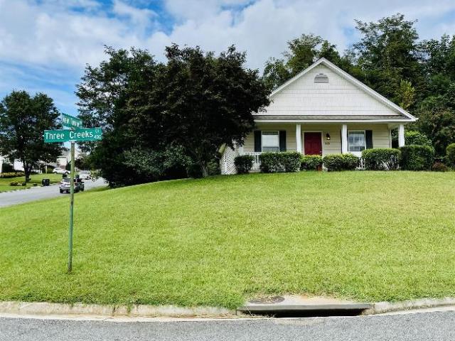 3 Br, 2 bath, Single Family 140 New Towne Road