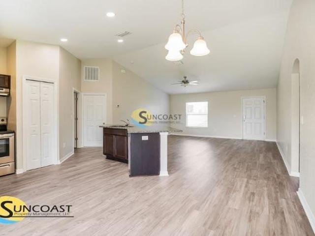 3 Br, 2 bath, Single Family 140 Pine Trce