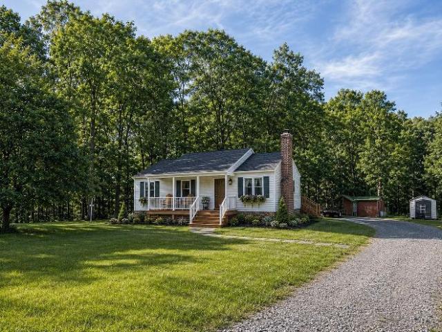 3 Br, 2 bath, Single Family 1411 Holly Grove Dr