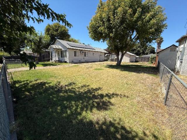 3 Br, 2 bath, Single Family 1412 Carrie St