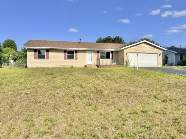 3 Br, 2 bath, Single Family 14135 De La Tour Dr