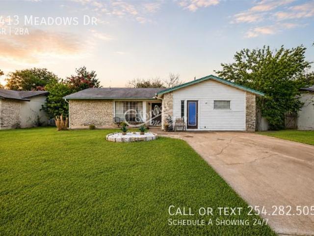 3 Br, 2 bath, Single Family 1413 Meadows Dr