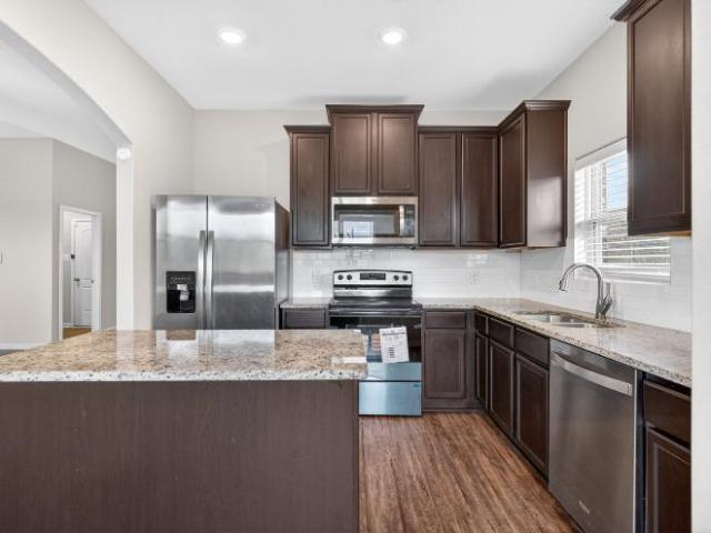 3 Br, 2 bath, Single Family 1420 Mackinac Drive