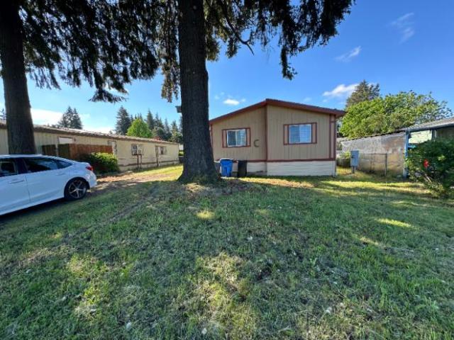 3 Br, 2 bath, Single Family 14219 NE 18th St