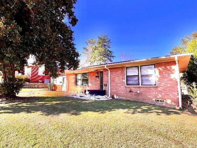 3 Br, 2 bath, Single Family 1422 Marian St
