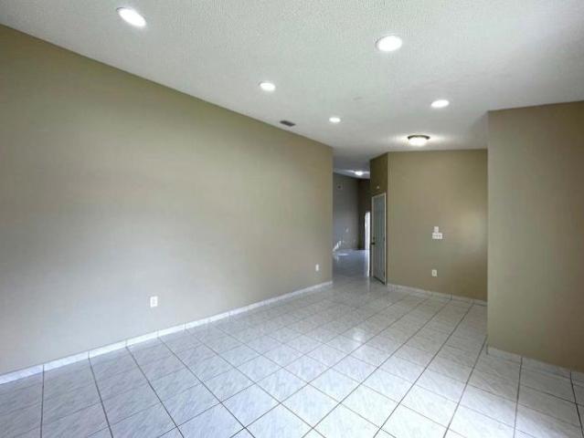 3 Br, 2 bath, Single Family 14272 SW 52nd St
