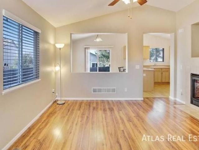 3 Br, 2 bath, Single Family 14296 Woodrock Path