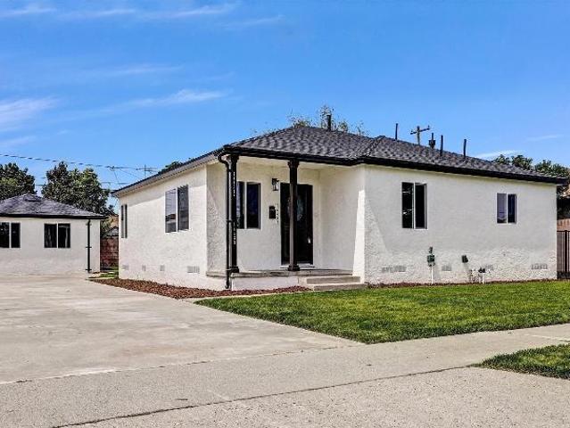 3 Br, 2 bath, Single Family 14431 Harvest Ave