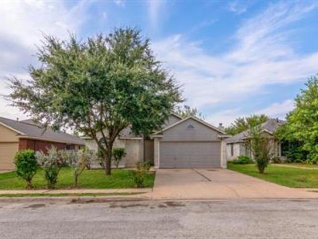 3 Br, 2 bath, Single Family 14511 Oliphant St