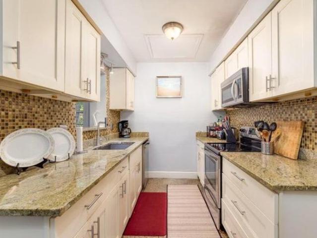 3 Br, 2 bath, Single Family 145 SE 3rd Avenue